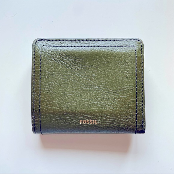 Fossil | Bags | Fossil Leather Bifold Wallet | Poshmark